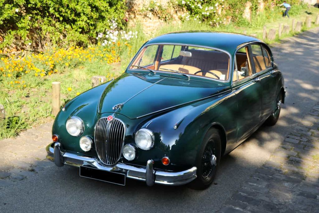 Luxury Classic Car Experiences in France | Cartis